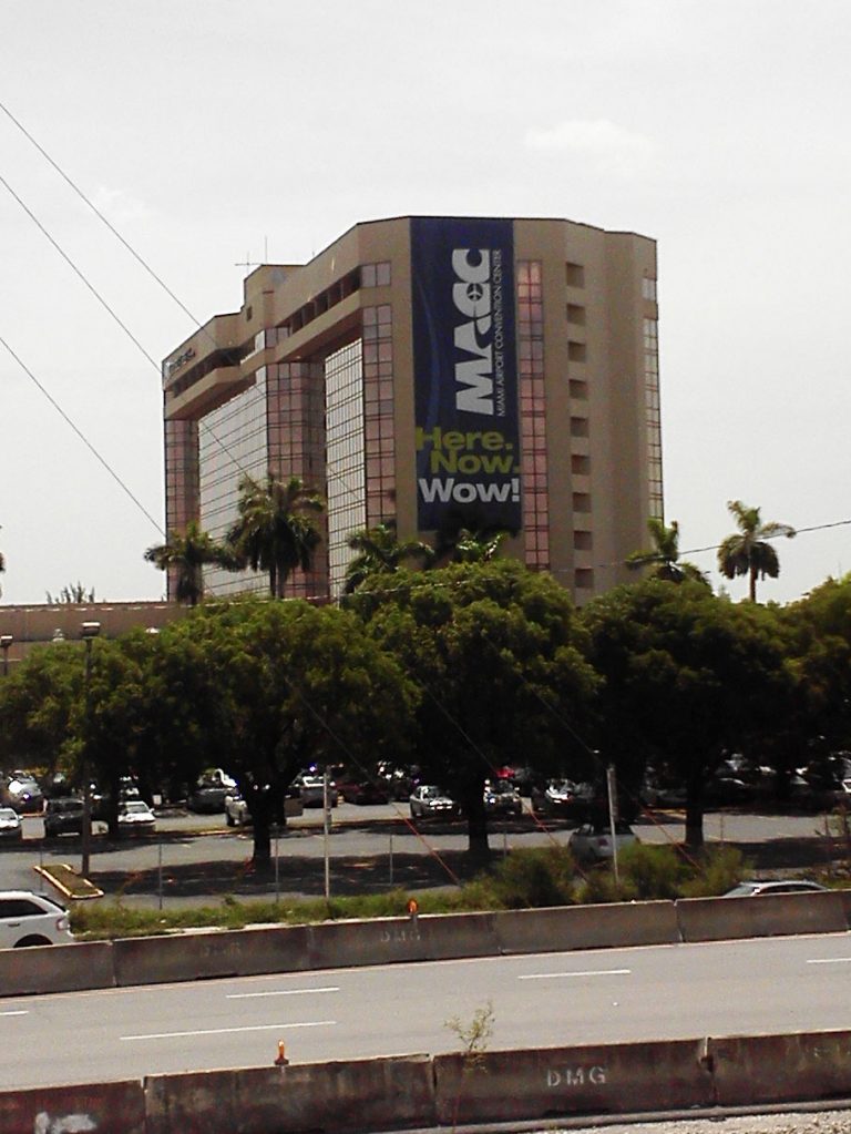 GIANT BANNERS MIAMI | Executive Printers of Florida