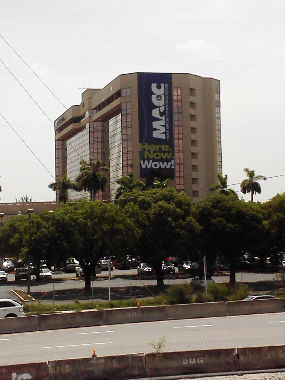 GIANT BANNERS MIAMI | Executive Printers of Florida